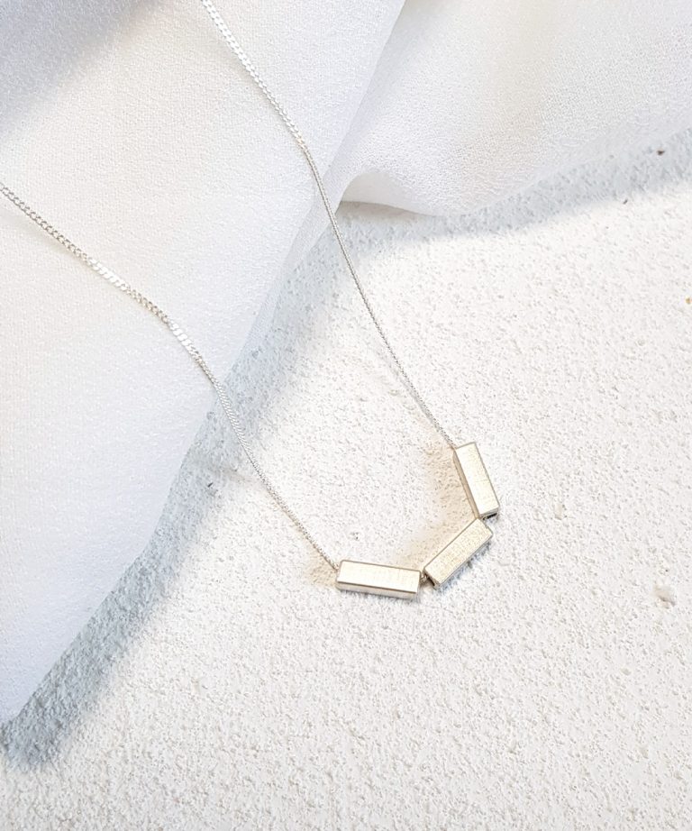 Mixed Quin Bar Necklace – https://www.chloesolomon.co.uk/