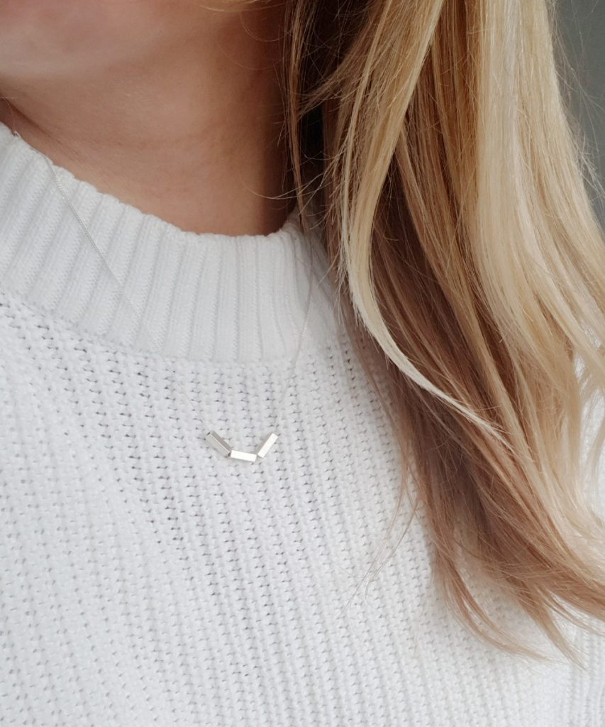 Mixed Quin Bar Necklace – https://www.chloesolomon.co.uk/